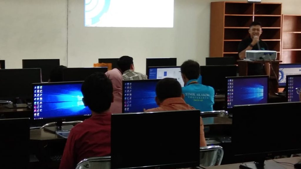 Workshop Big Data Analitycs | Universitas Teknologi Digital Indonesia Workshop Big Data Analitycs | Universitas Teknologi Digital Indonesia