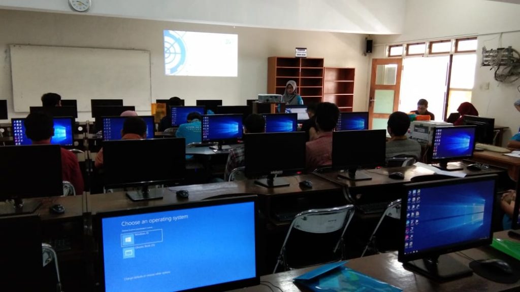 Workshop Big Data Analitycs | Universitas Teknologi Digital Indonesia Workshop Big Data Analitycs | Universitas Teknologi Digital Indonesia